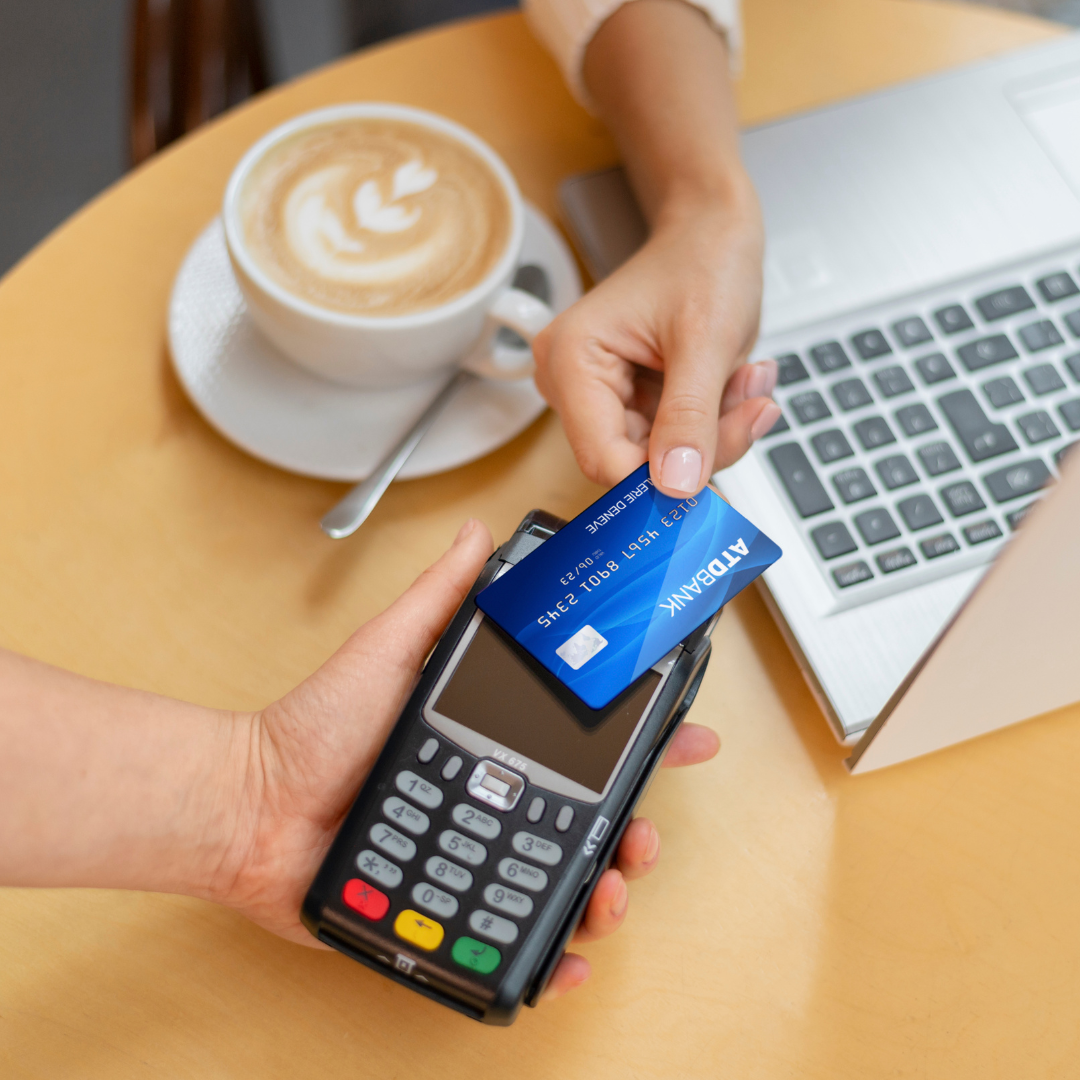 Pagos con tarjetas: las terminales electrónicas deberán estar a ...